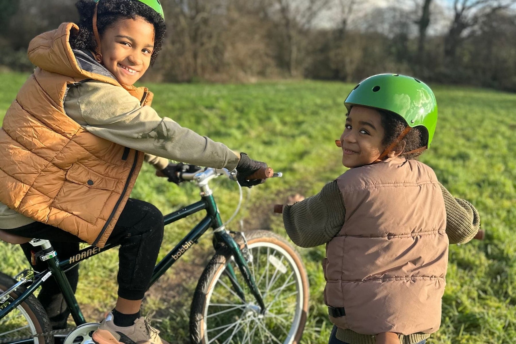 Hornet 24" Wheel | Boy and Girls Hybrid Bike for Ages 7-11 – Bobbin