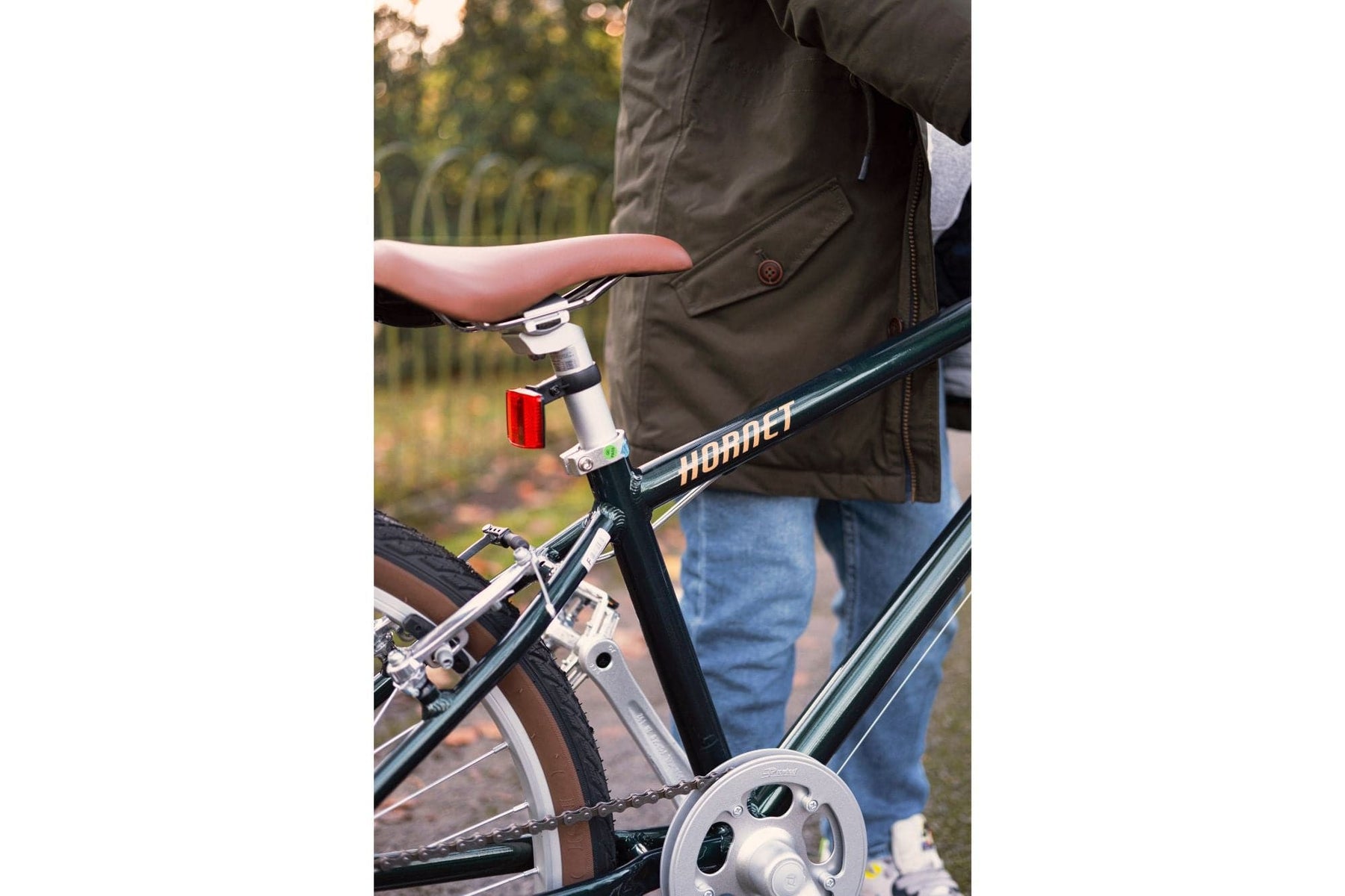 Hornet 24" Wheel | Boy and Girls Hybrid Bike for Ages 7-11 – Bobbin