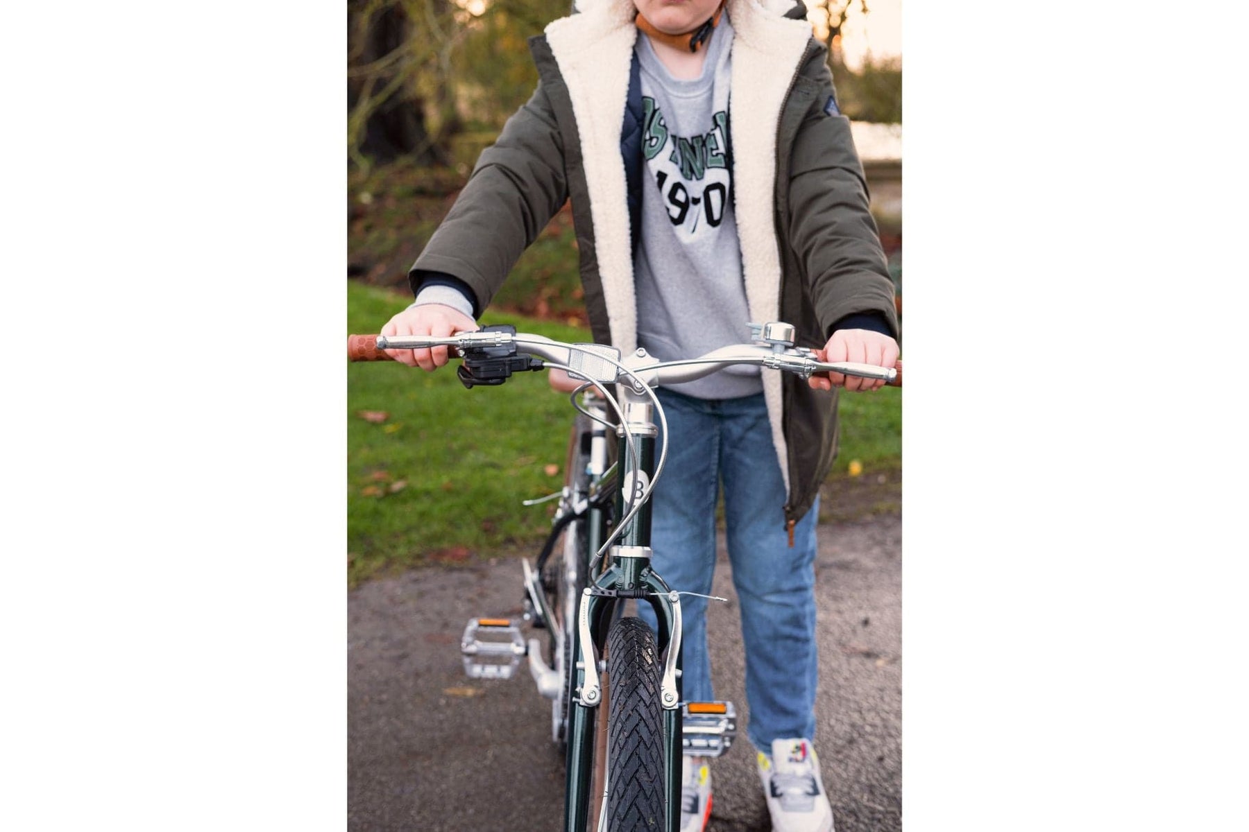Hornet 24" Wheel | Boy and Girls Hybrid Bike for Ages 7-11 – Bobbin